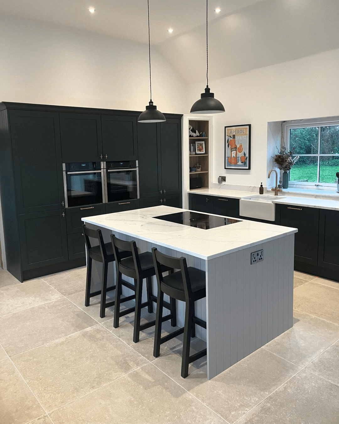 20 Elegant Kitchen With Vaulted Ceiling Ideas - Drop By My Home