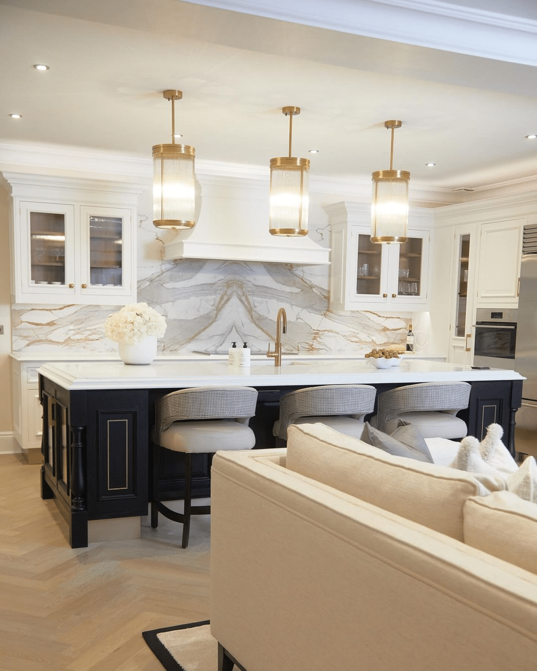 45 Classy White Kitchen Cabinets With White Countertops - Drop By My Home