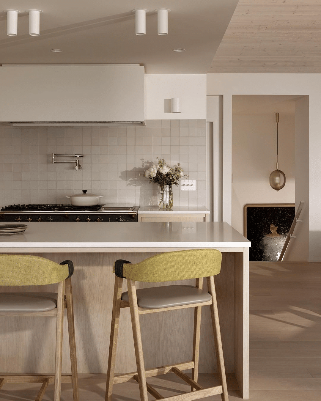 35 Magnificent Kitchen Island With Back Panel Ideas - Drop By My Home