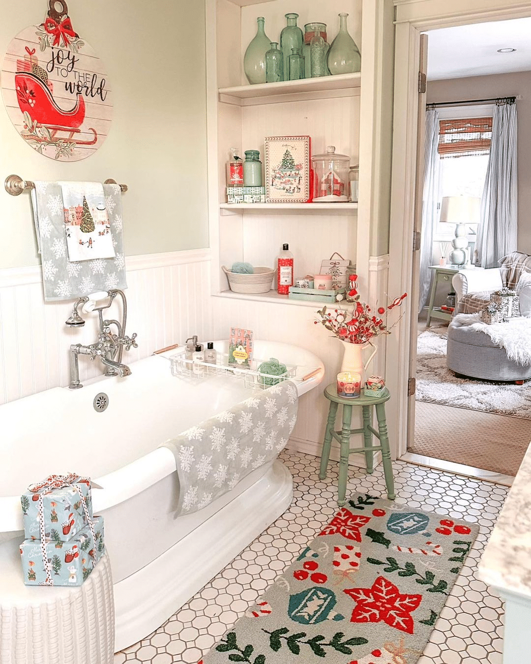 37 Wonderful Christmas Bathroom Decor Ideas You Need To Try - Drop By ...